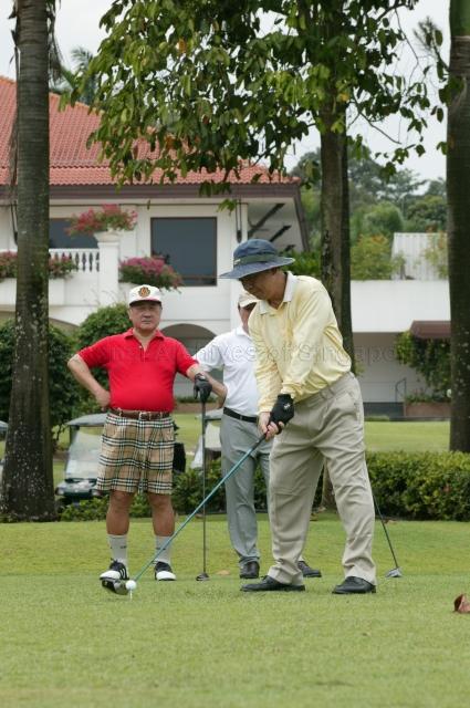 deputy-president-of-singapore-badminton-association-sba