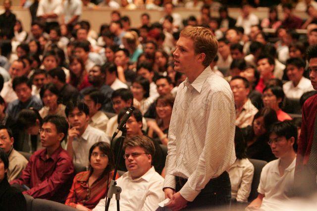 Carl Olen, Swedish student studying at National University