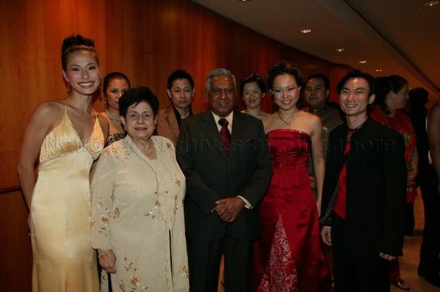 Group photo of President and Mrs S R Nathan with master of
