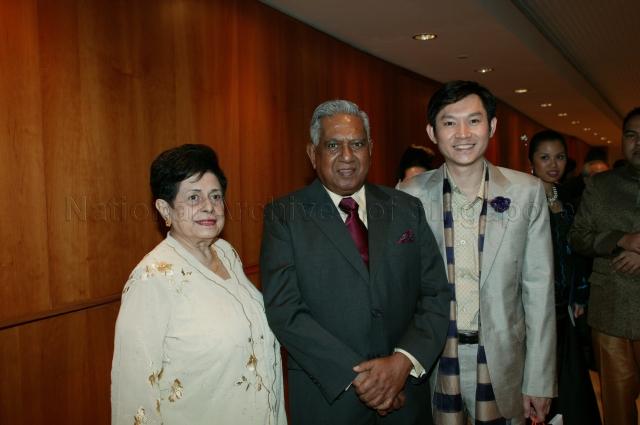 Group photo of President and Mrs S R Nathan with guest at