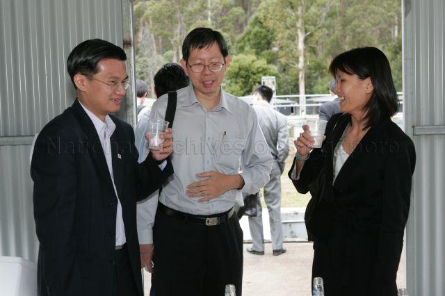From left, Chia Peir Wei, Desk Officer, Ministry of Foreign