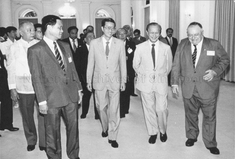 President Wee Kim Wee with delegates of 4th General Assembly