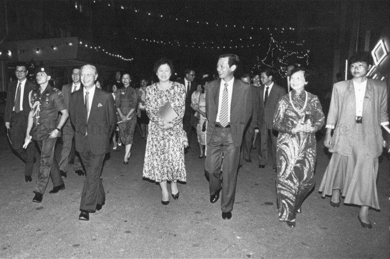 President Wee Kim Wee and Mrs Wee accompanied by Minister