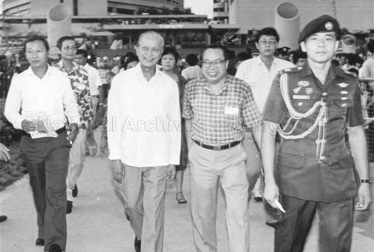 President Wee Kim Wee arriving for 1988 Singapore Festival