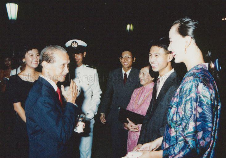 President and Mrs Wee Kim Wee in conversation with President