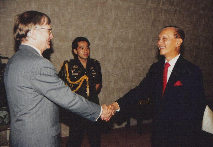 BRITISH HIGH COMMISSIONER SIR MICHAEL PIKE AND MRS PIKE