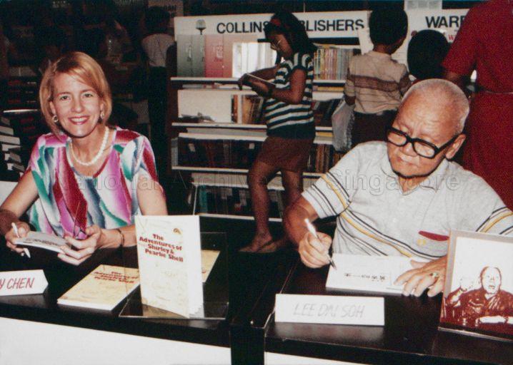 LEE DAI SOH'S AUTOGRAPHY SESSION AT THE LAUNCH OF HIS