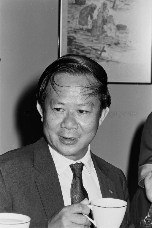 MINISTER FOR SCIENCE AND TECHNOLOGY DR TOH CHIN CHYE HAVING