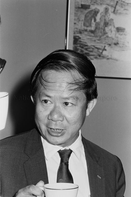 MINISTER FOR SCIENCE AND TECHNOLOGY DR TOH CHIN CHYE HAVING