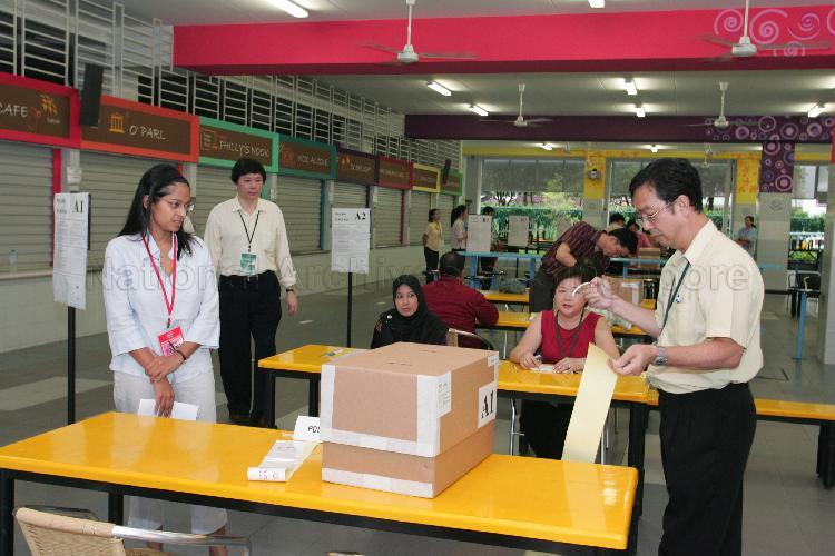 Sealing of ballot boxes witnessed by election agent before