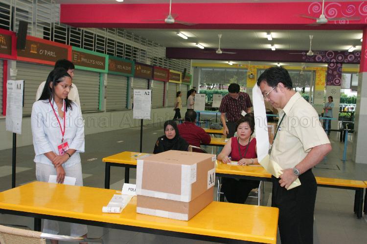 Sealing of ballot boxes witnessed by election agent before