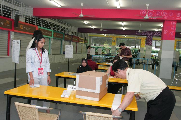 Sealing of ballot boxes witnessed by election agent before