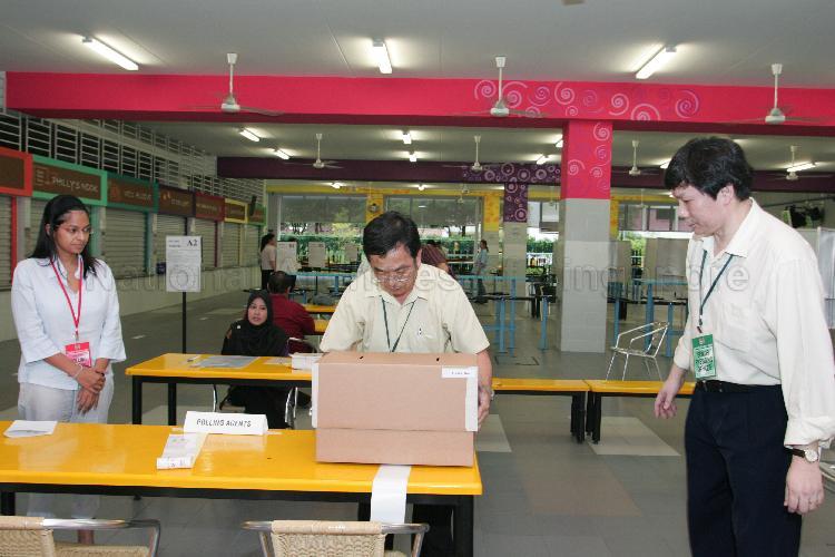 Sealing of ballot boxes witnessed by election agent before