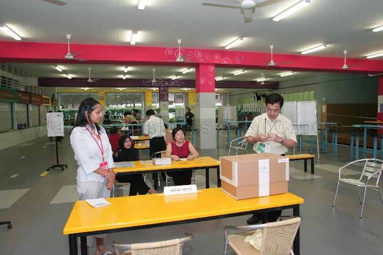 Sealing of ballot boxes witnessed by election agent before