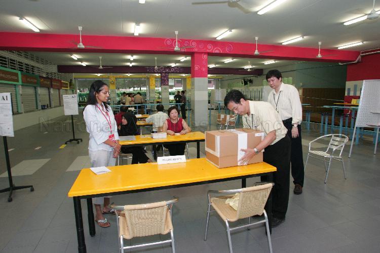 Sealing of ballot boxes witnessed by election agent before