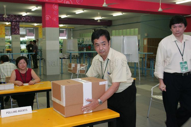 Sealing of ballot boxes witnessed by election agent before