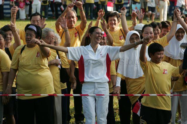 Residents, led by a grassroot leader, participating