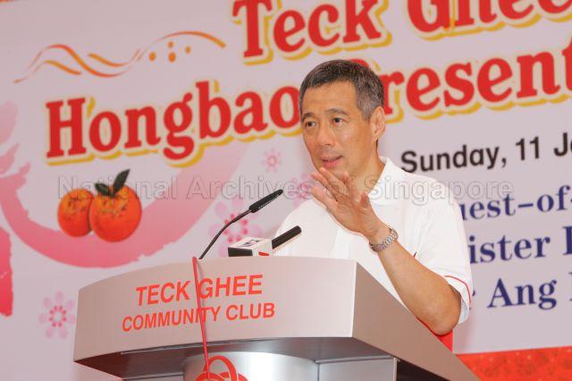 Prime Minister Lee Hsien Loong speaking at Teck Ghee hong