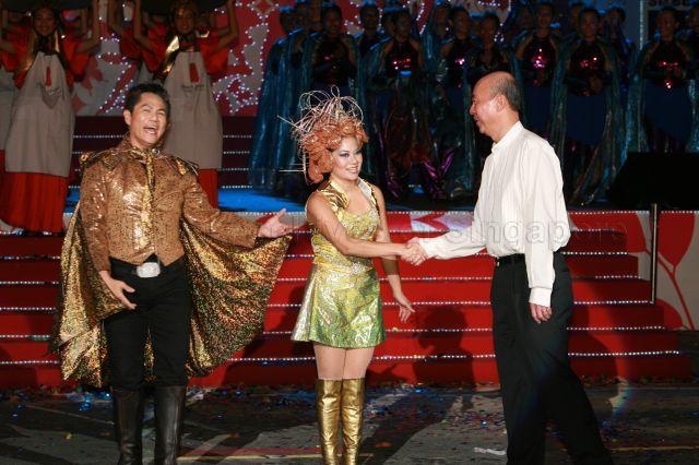 Magician Lawrence Khong (left) with his daughter Priscilla