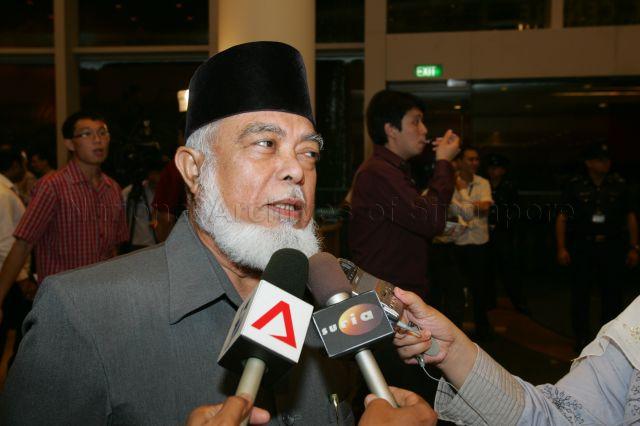Mufti Syed Isa Mohamed Semait, a top Muslim leader, speaking