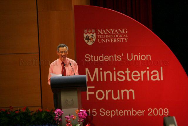 Prime Minister Lee Hsien Loong speaking at Ministerial Forum