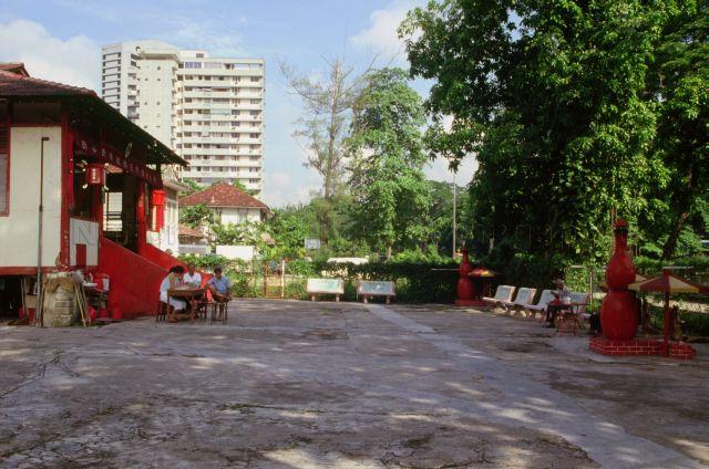 Chee Tong Temple at its former location in Bukit Timah.
