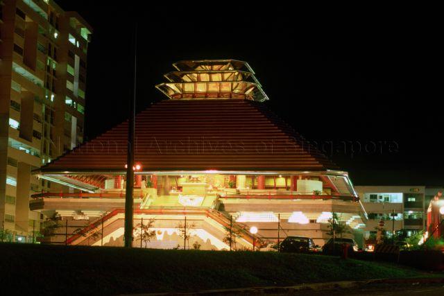 Chee Tong Temple in Hougang at night.