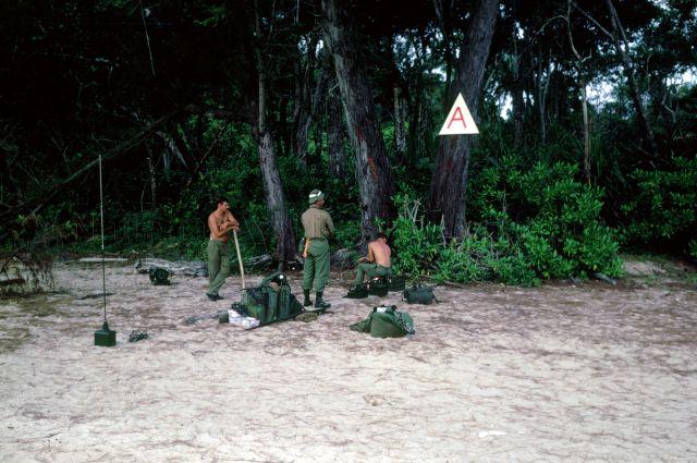 PULAU BABI BESAR - 18TH SIGNAL REGIMENT SOLDIERS INSTALLING
