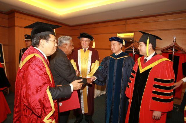 Taken at: President S R Nathan officiates at Nanyang