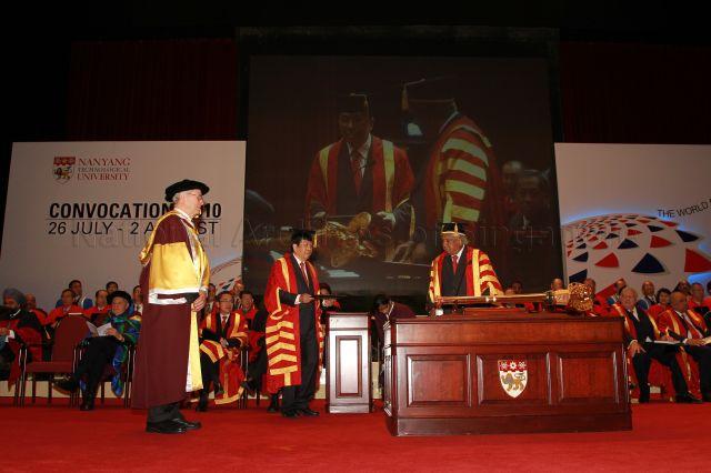 Taken at: President S R Nathan officiates at Nanyang