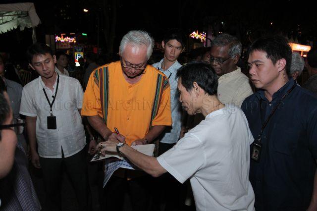 Taken at: Deepavali Light-Up at open car park at Kinta Road