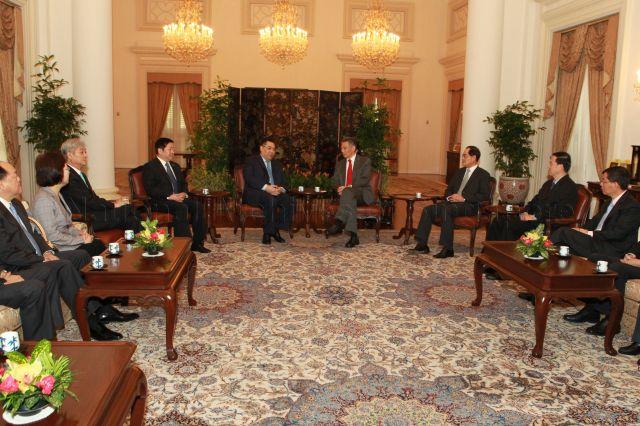 Delegation led by Macau's Chief Executive Fernando Chui Sai