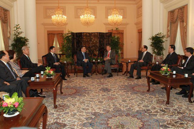 Delegation led by Macau's Chief Executive Fernando Chui Sai