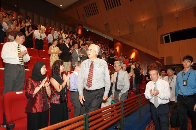 Senior Minister Goh Chok Tong arriving at the concert hall