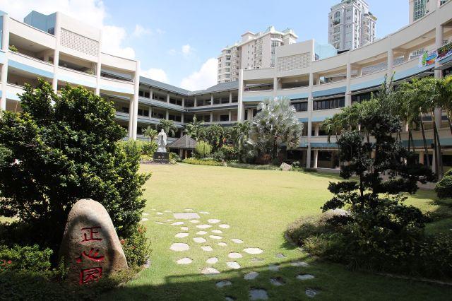 View of Zhengxinyuan with Confucius statue in Dunman High