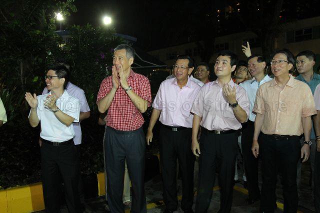 (From left) Senior Vice President of SembWaste Lim Chin