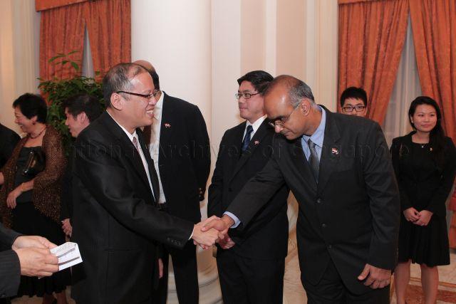 President Benigno S Aquino greeting guest during state