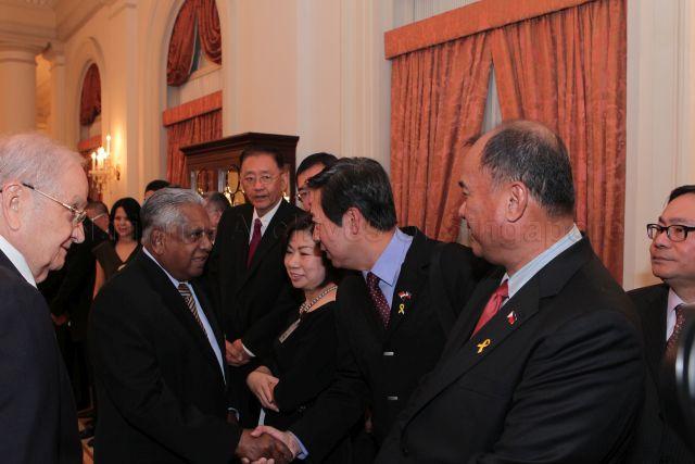 President S R Nathan meeting members of Philippine President