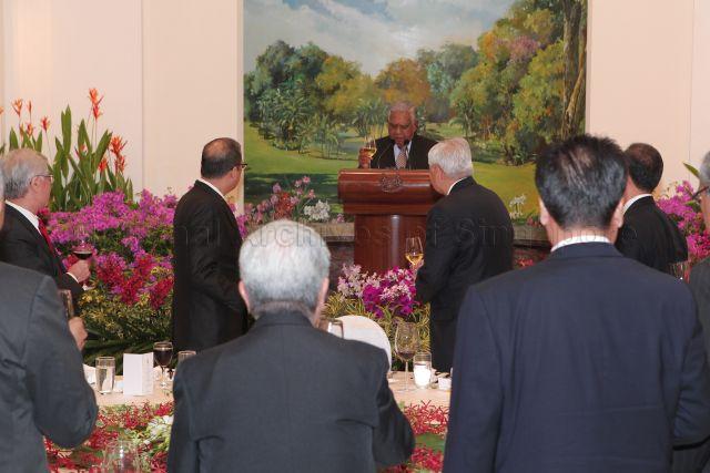 President S R Nathan proposing a toast during state dinner