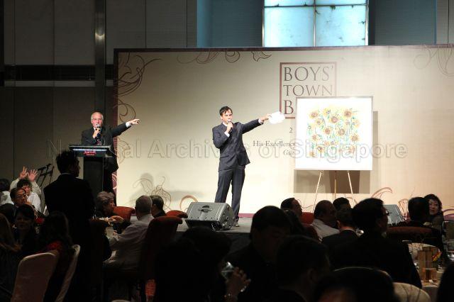 Celebrity father-son masters of ceremonies, Brian Richmond