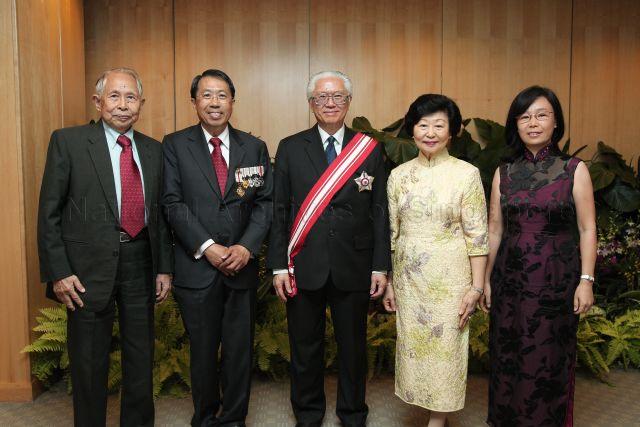 Group photograph of President and Mrs Tony Tan Keng Yam with