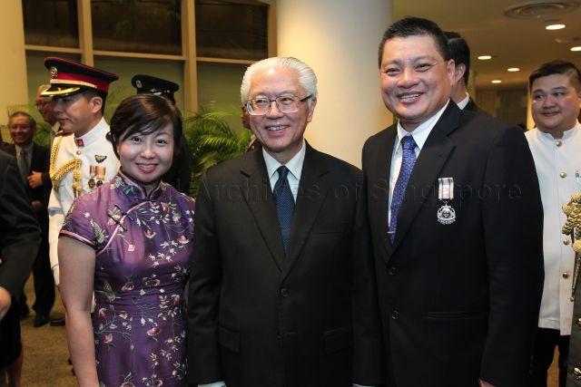 President Tony Tan Keng Yam posing for photographs with