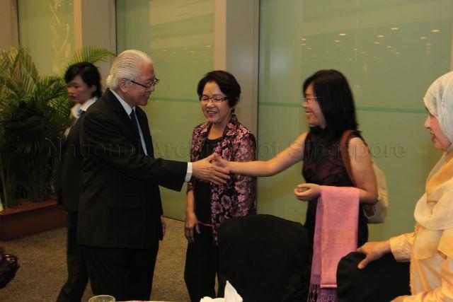 President Tony Tan Keng Yam bidding goodbye to Mrs Su