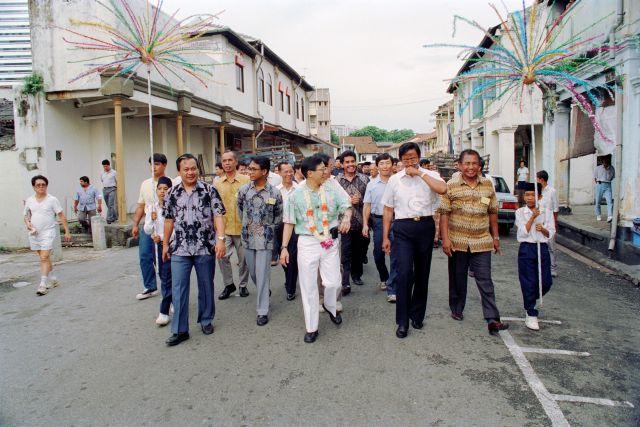 Ministerial Walkabout at Kampong Glam Constituency