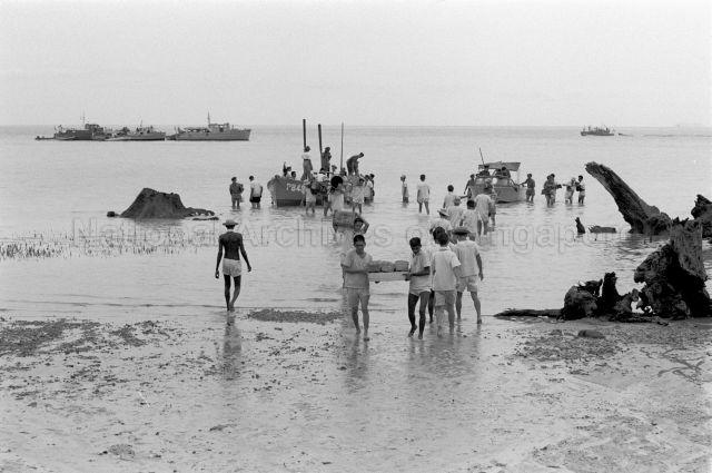 Detainees arriving at Pulau Senang