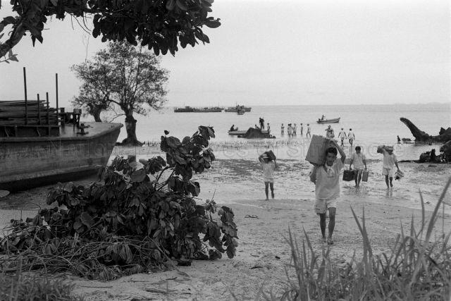 Detainees arriving at Pulau Senang