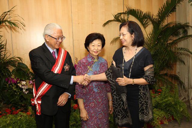 President and Mrs Tony Tan Keng Yam with Mrs Ng Kee Choe,