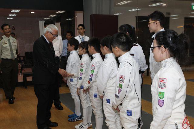 Guest of Honour President Tony Tan meeting young fencers