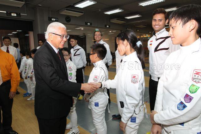 Guest of Honour President Tony Tan meeting young fencers