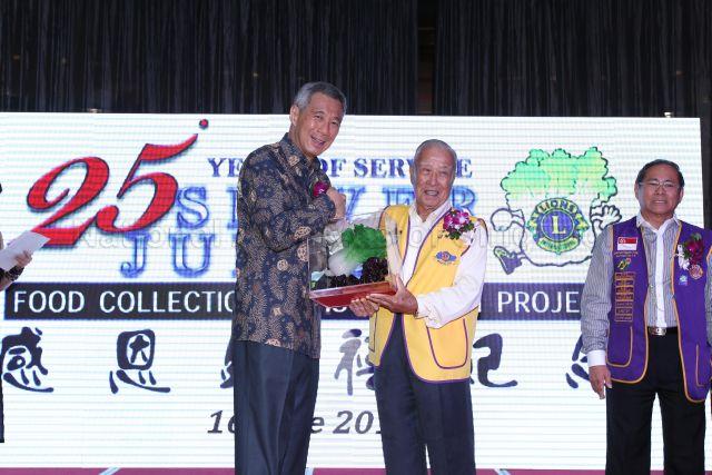 Prime Minister Lee Hsien Loong lauded Mr Looi Im Heok, PBM